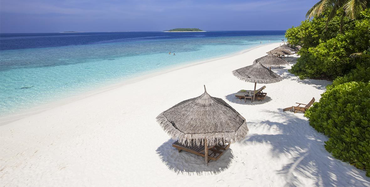 Malediven: Reethi Beach Island Resort - WeTravelEco