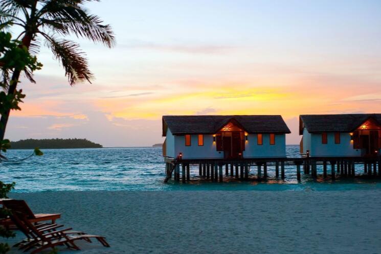 Malediven: Reethi Beach Island Resort - WeTravelEco